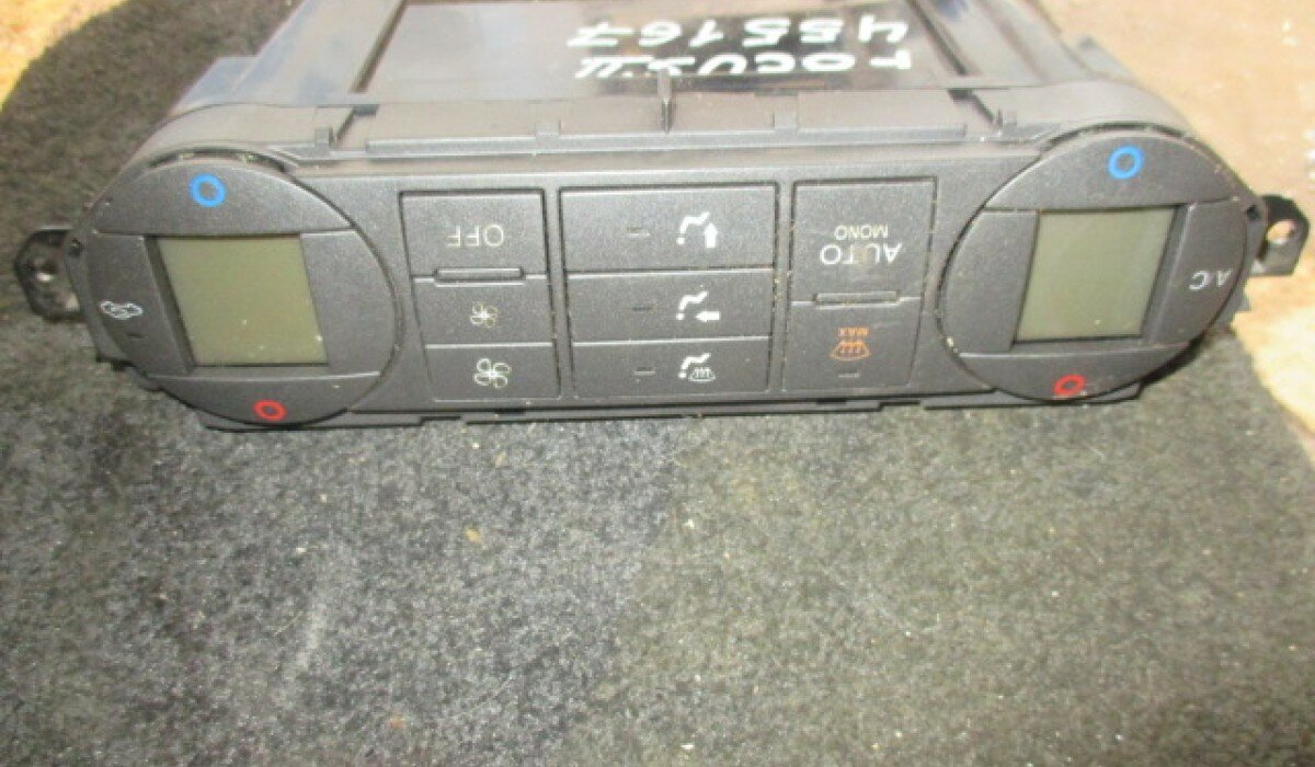 Блок управления климатической установкой Focus II Ford 3M5T18C612AR