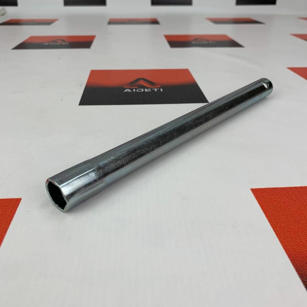 Свечной ключ Тольятти, E16, искробезопасный, с магнитом, 16 мм