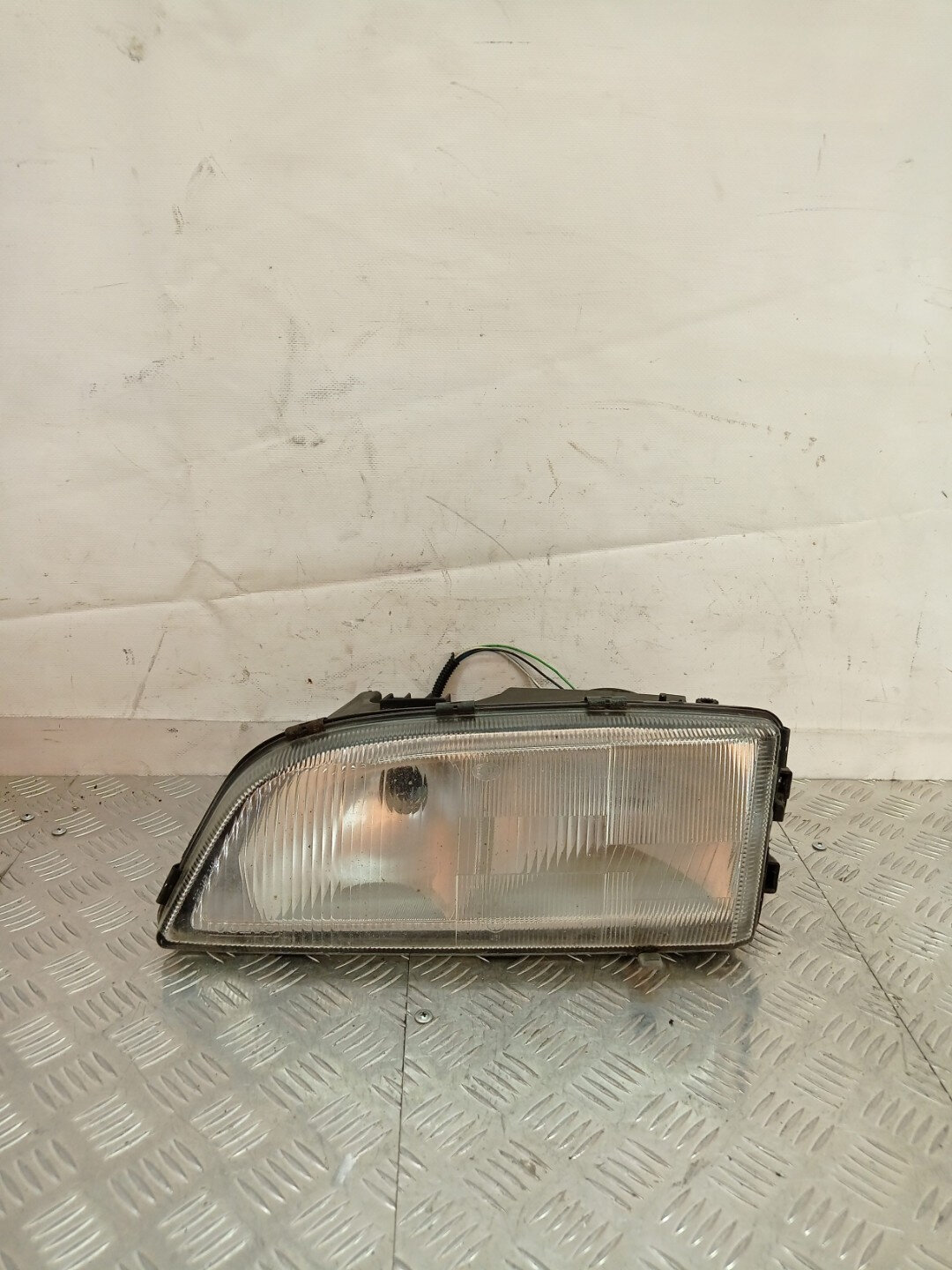 Фара левая Volvo C70 1999