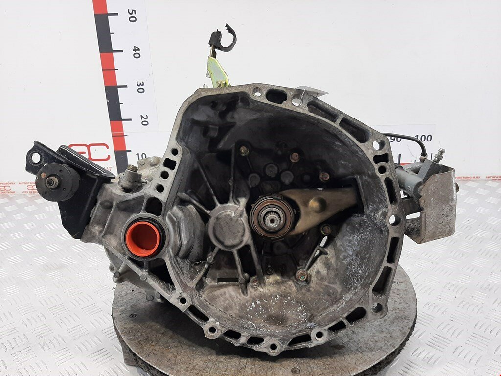 КПП 5ст (механическая коробка) Toyota Yaris 1 3030052A70 арт. 975799