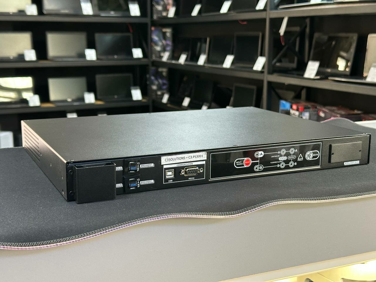 Новый стоечный переключатель нагрузки C3 Solutions АВР (C3. PS3001) 19" ввод: 2xС20, выход: 8xС13 и 1xC19, 16A