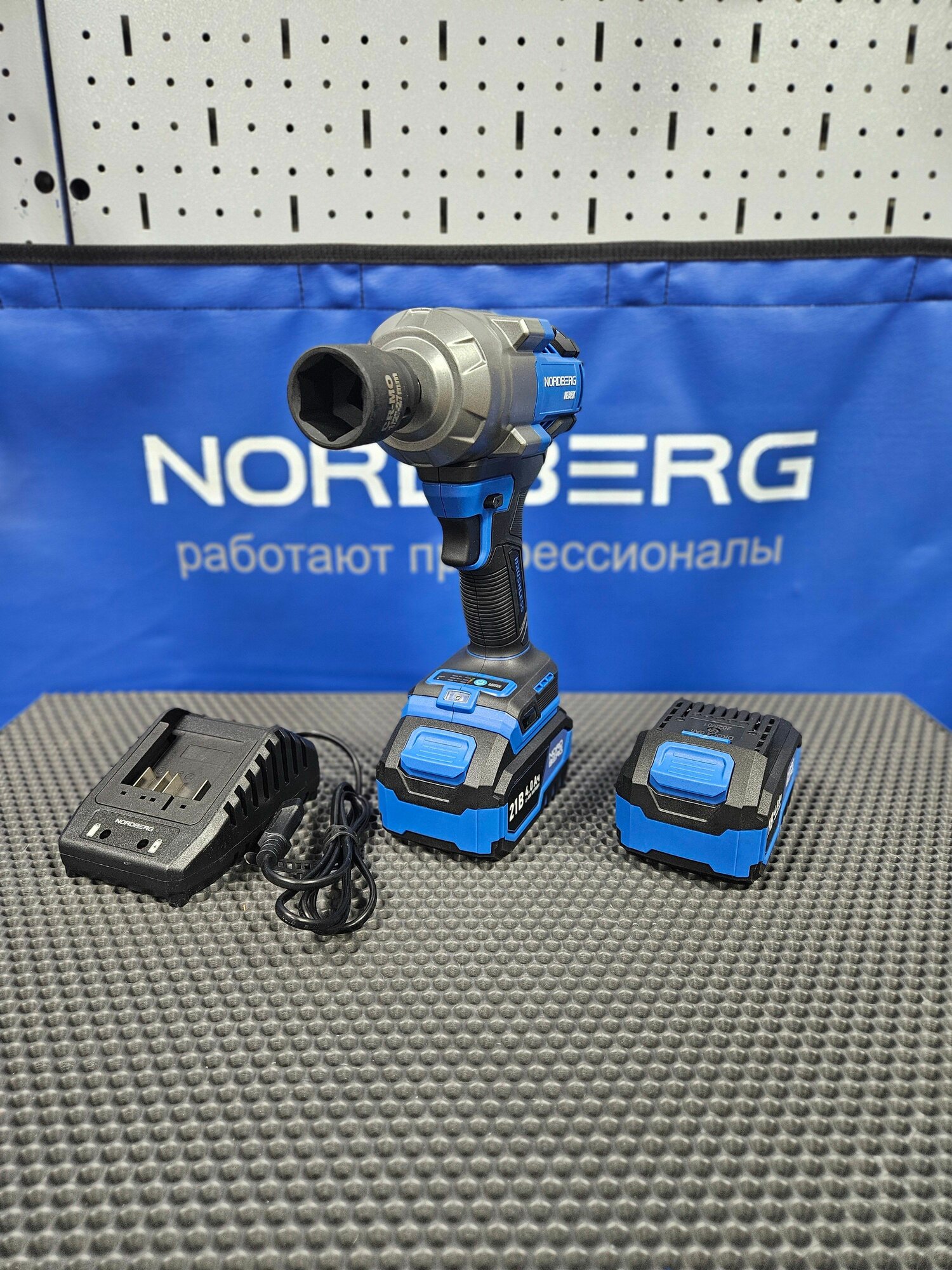 Гайковерт аккумуляторный, 1/2", 21 В, 1000 Нм, 2 аккумулятора 4 A и зарядное устройство, в кейсе NORDBERG