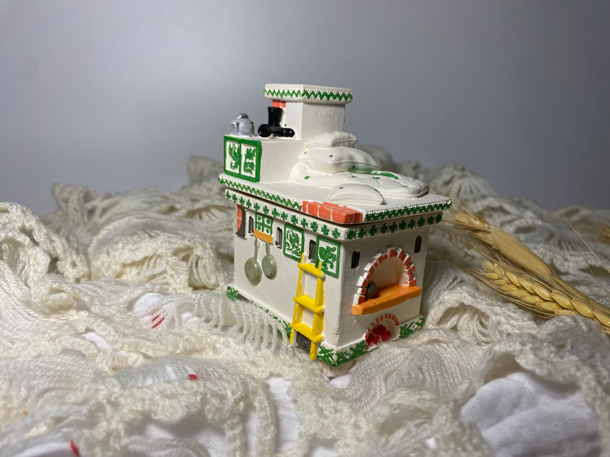 Шкатулка печь и 2 свечи петушок на палочке