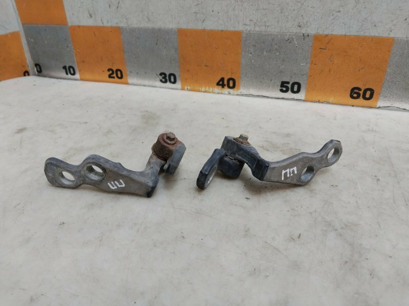 Б/У Верхняя и нижняя Петля двери Ford Focus 2006 2 Перед. Прав. 479840 FORD арт. 5012179, 5012194