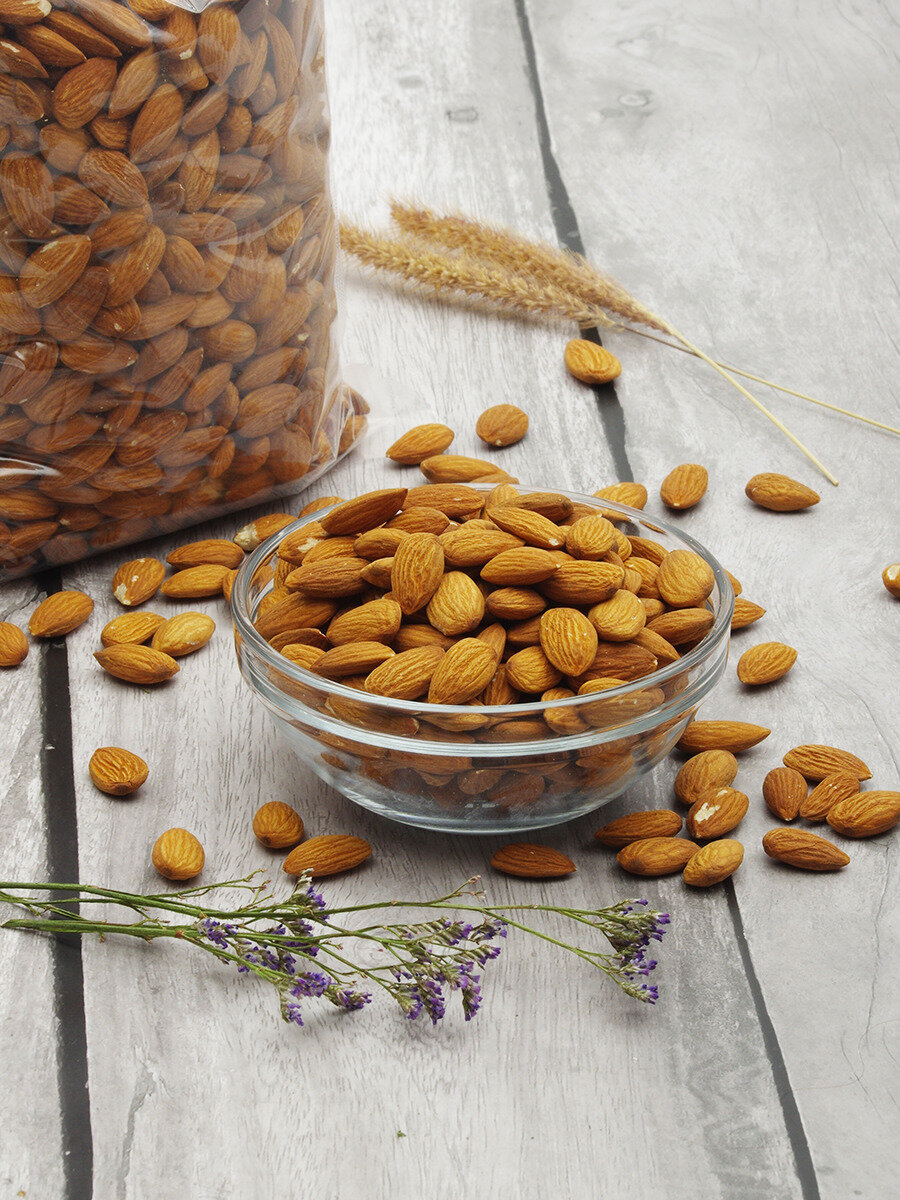 Орехи миндаль сырой 500 гр / Миндаль сушеный / Миндаль орехи / Миндаль очищенный / Орехи