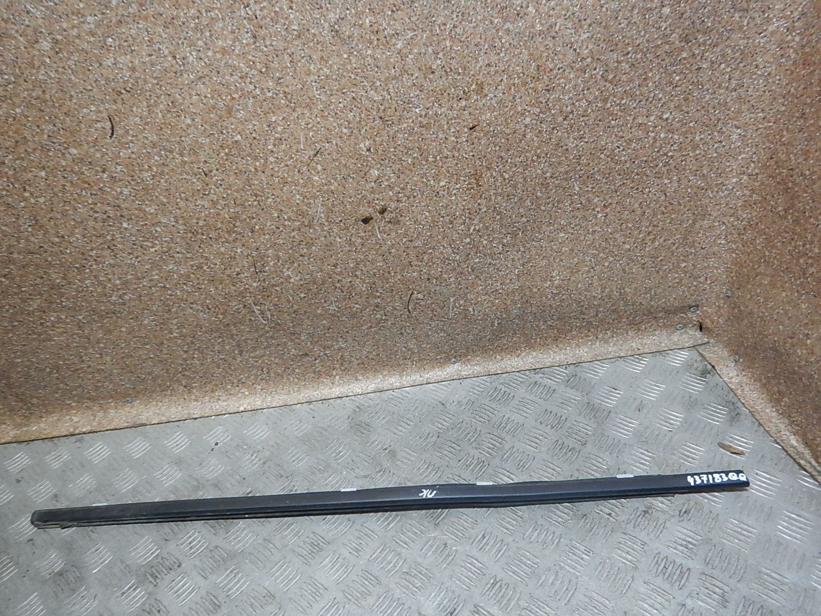 Б/У Накладка стекла переднего правого, Nissan (Ниссан)-QUASHQAI (07-) NISSAN QUASHQAI (07-) Деформация. 437183 NISSAN ар...