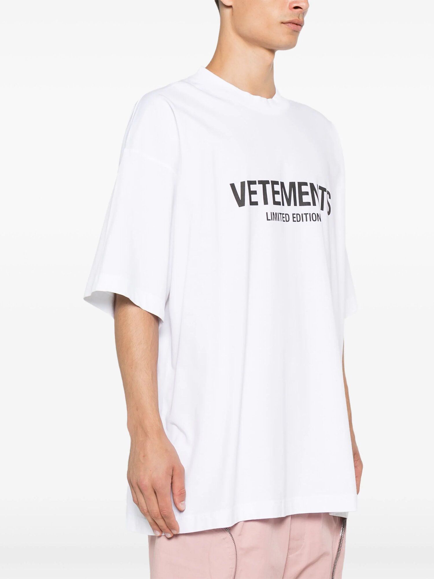 Футболка Vetements Limited Edition, размер 46, бежевый/белый — фото 1