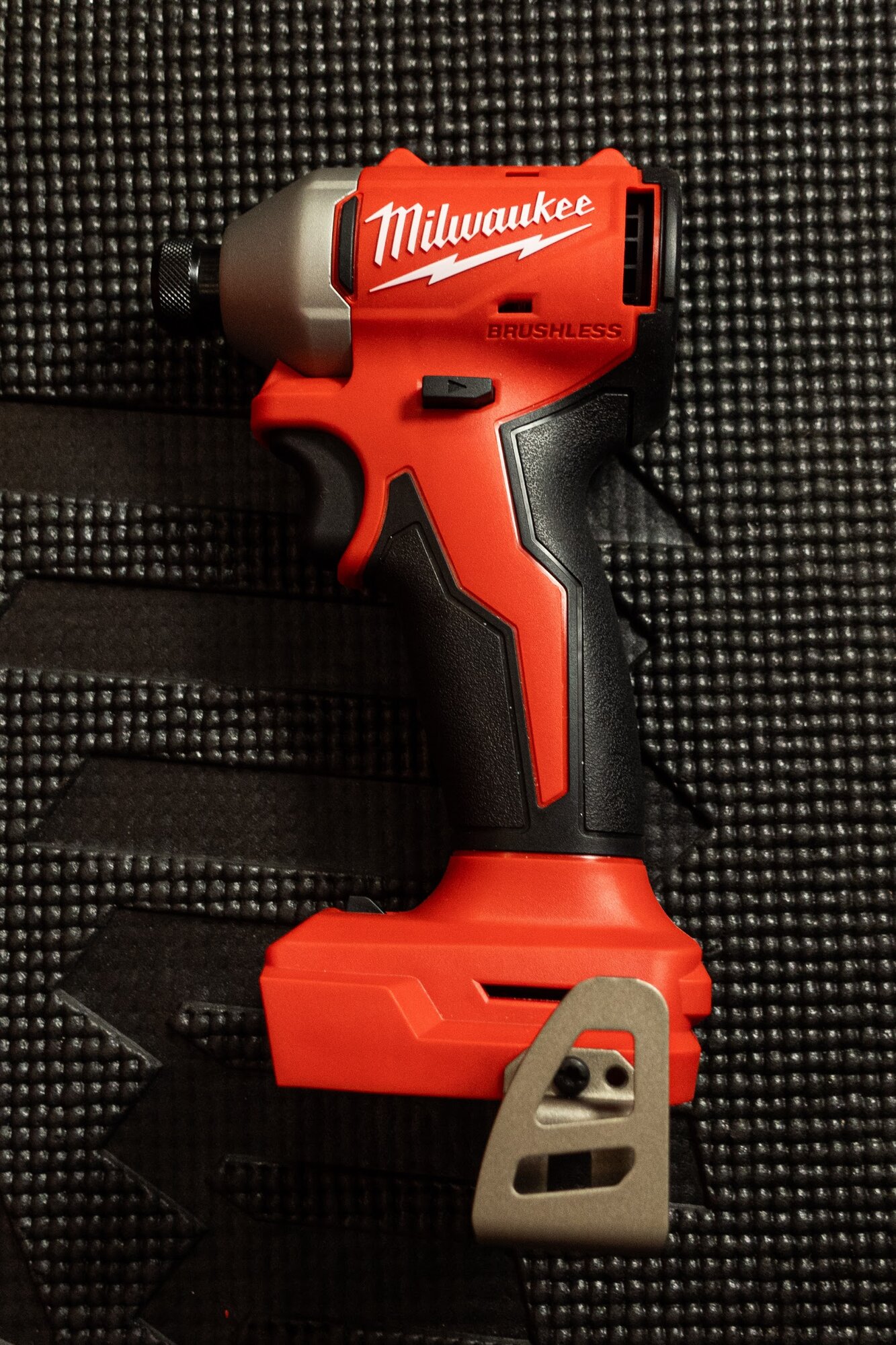 Винтовёрт Milwaukee M18 BLIDR-0X, бесщёточный двигатель, 18В, ударный, 3 скорости, кейс