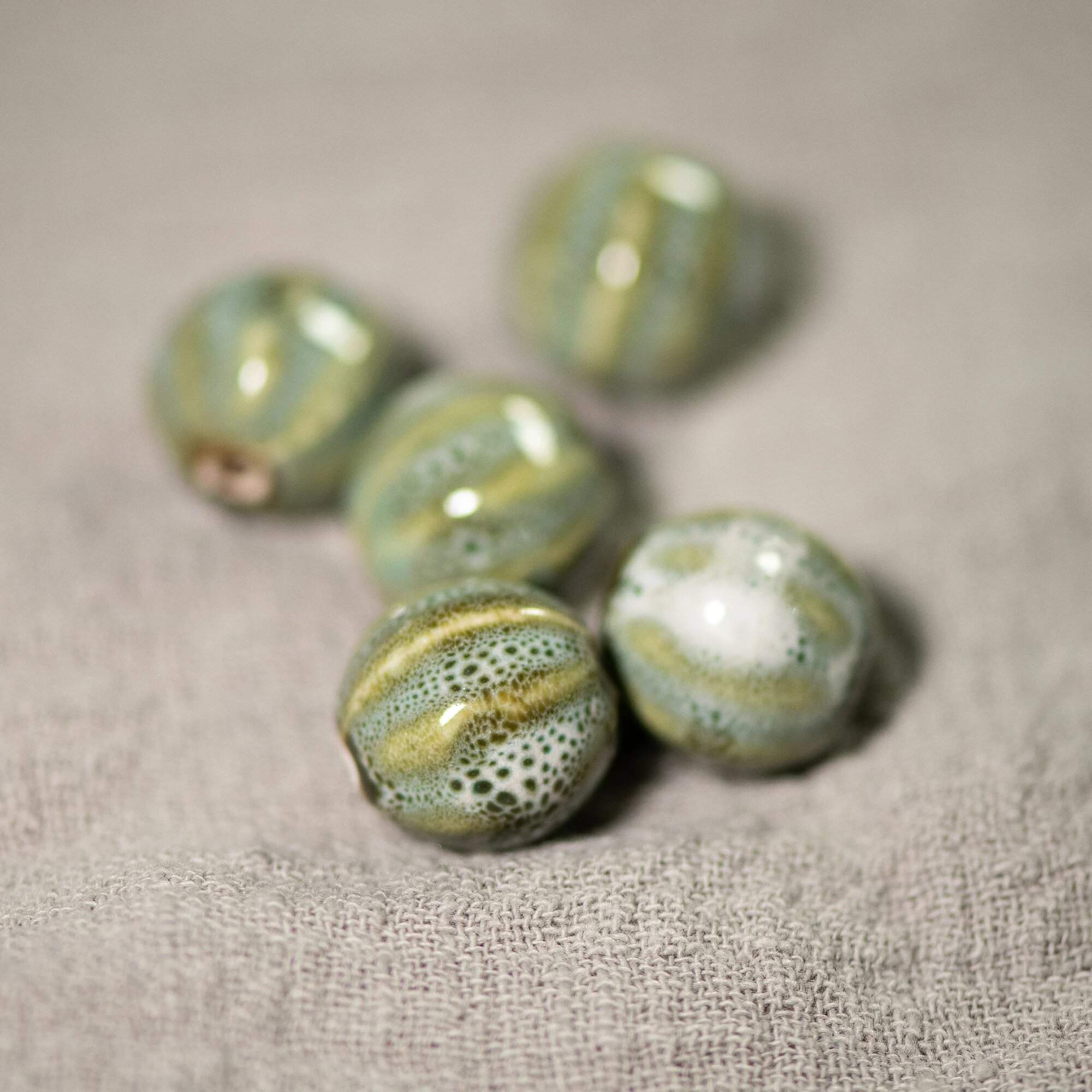 Керамические бусины арбуз Midofare 5pcs-15mm-HY417A