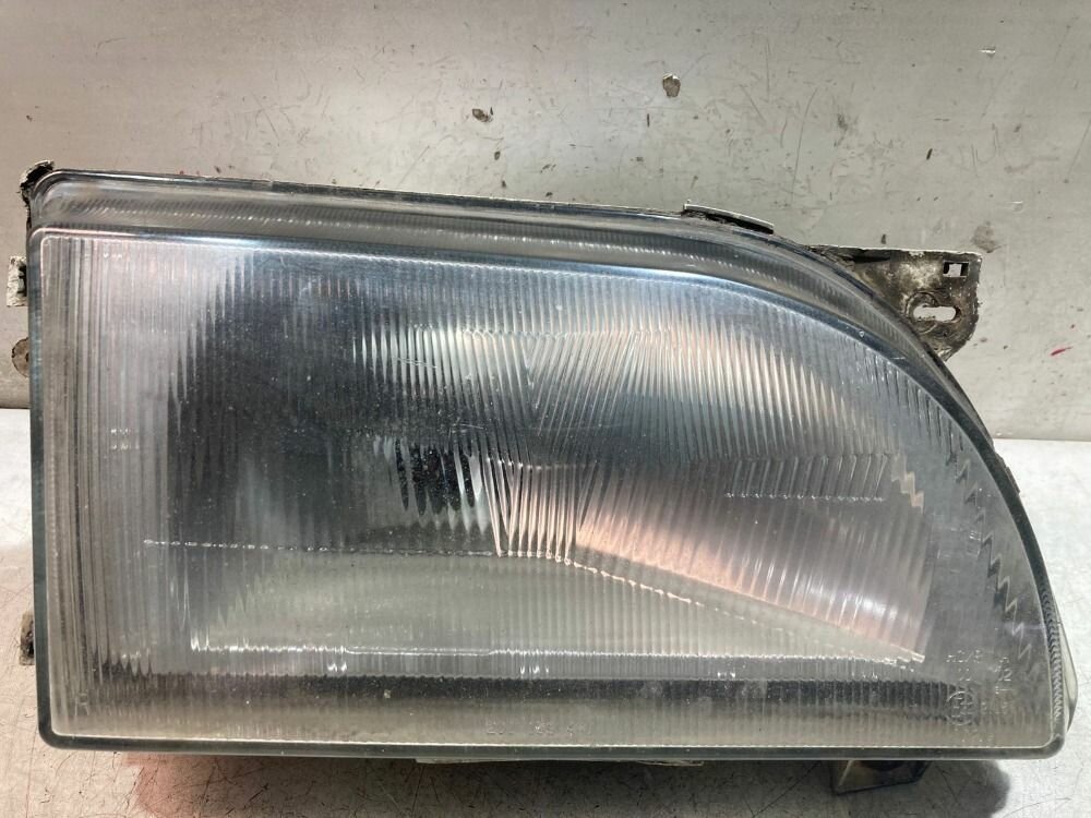 Фара правая Ford Transit 94-00 7242047