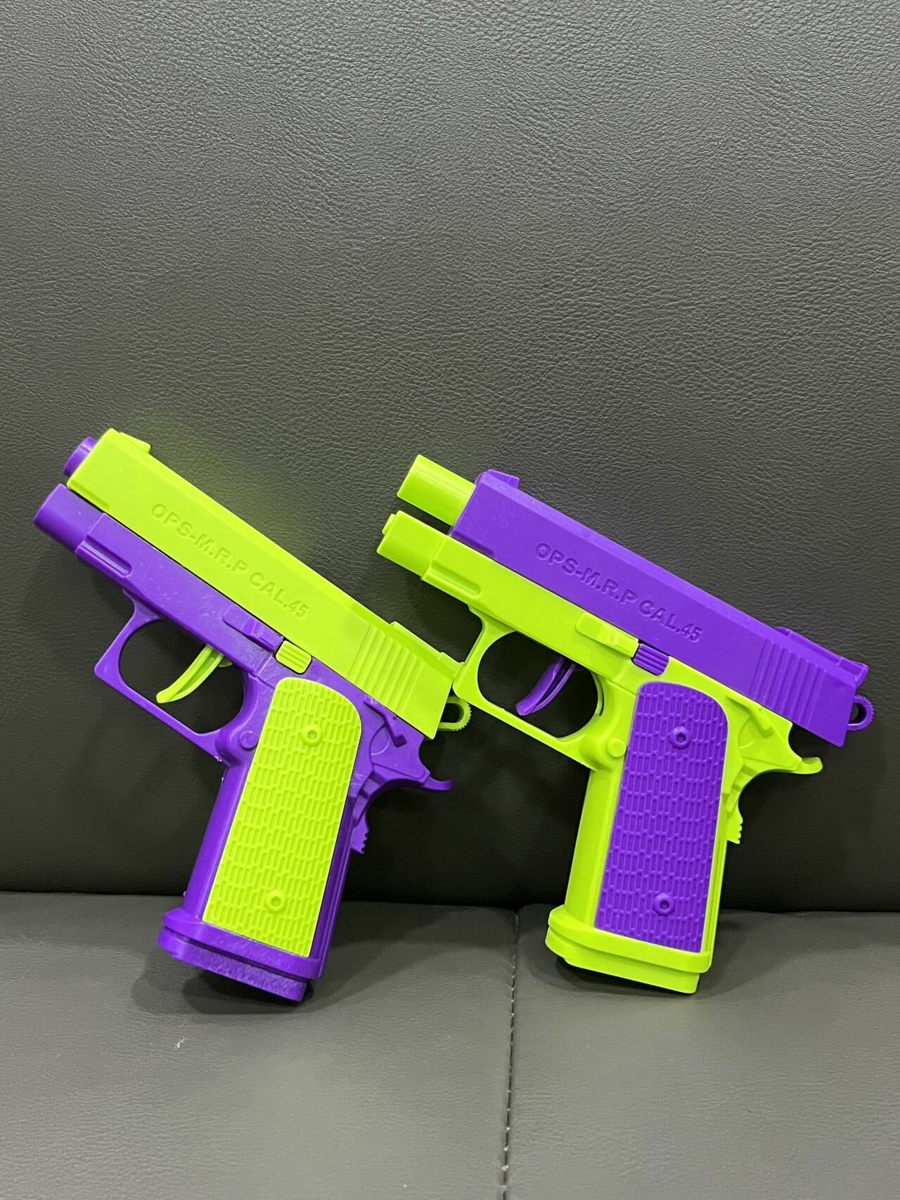 Водяной пистолет-револьвер "1911", с отскоком, с затвором, с механическим взрывателем