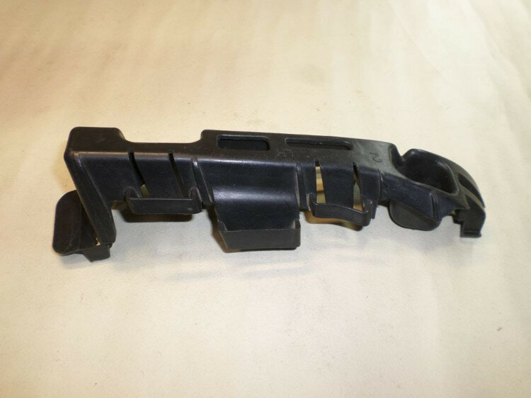 Кронштейн бампера заднего Шевроле Круз Седан левый 96962847 внутренний