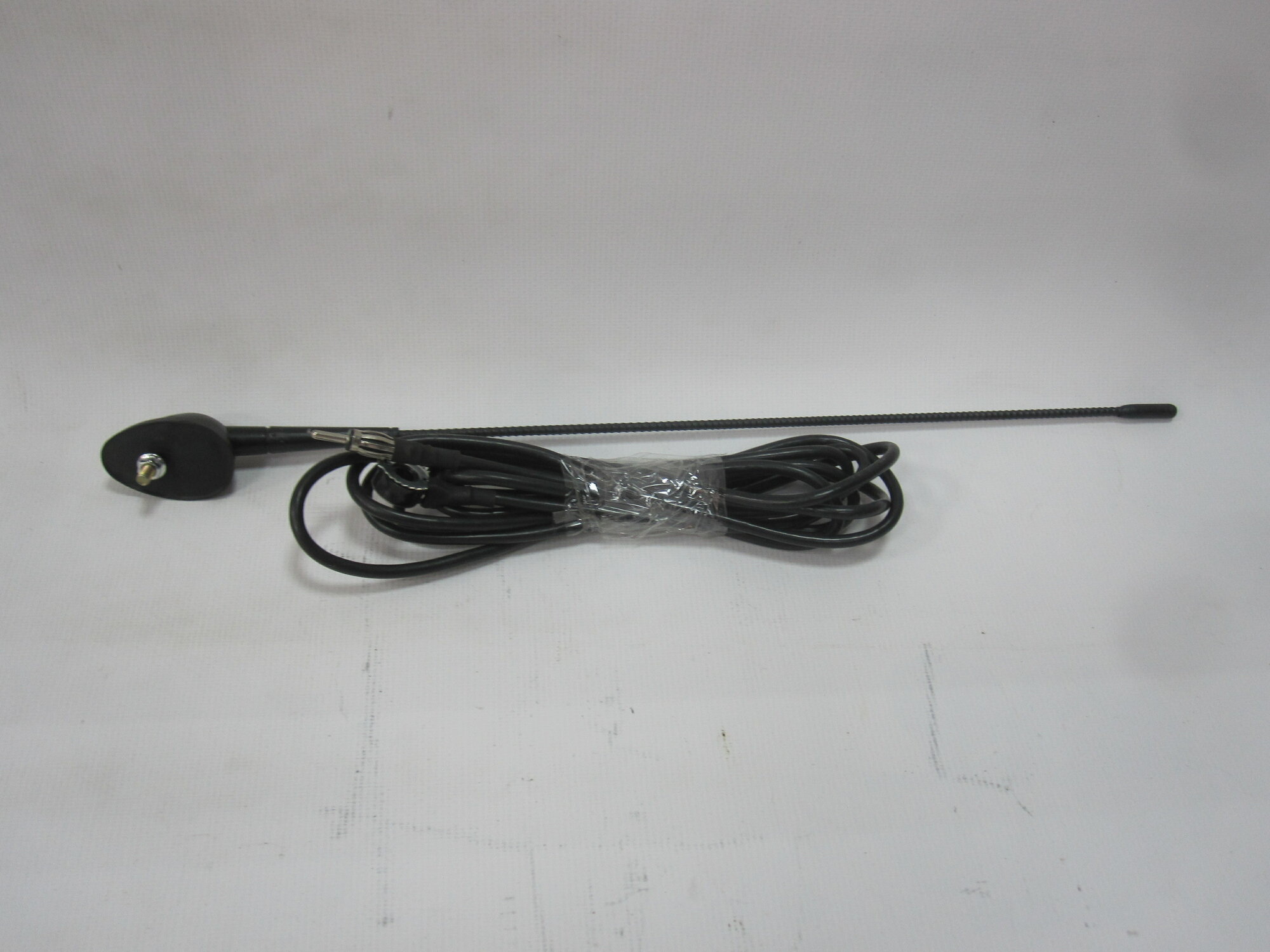 Антенна штатная Нива Шевроле с проводом