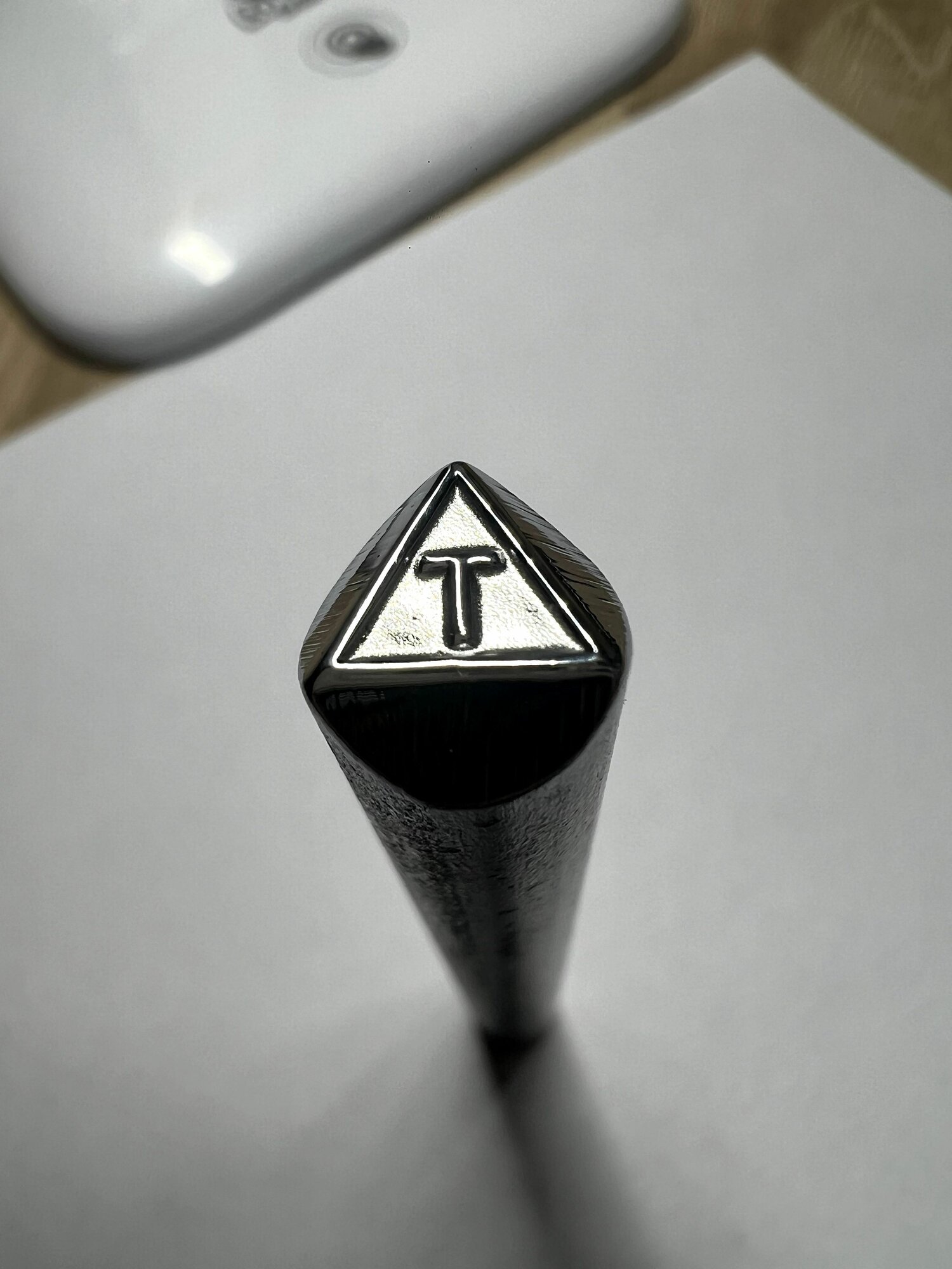 Ударное клеймо ОТК буква Т в треугольнике 7*7*7мм на основании 10мм сталь У8А твердость 50-55 HRC