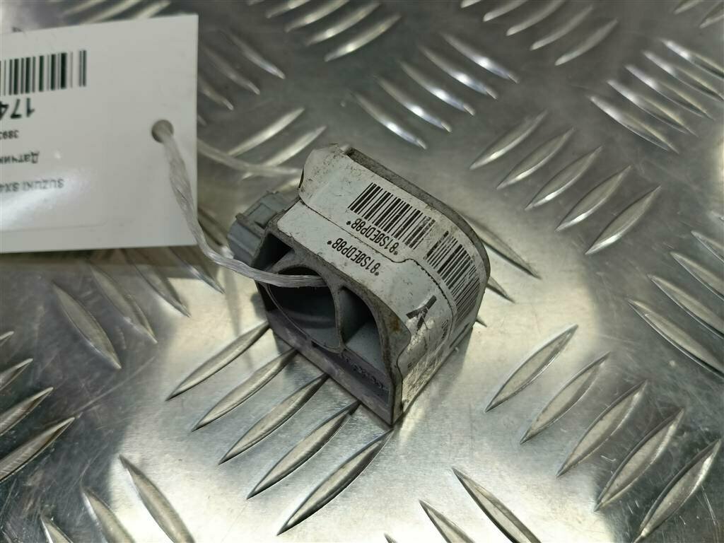 Датчик удара (AIR BAG) Б/У для SUZUKI SX4 I рестайлинг (2009—2014) 3893080J10