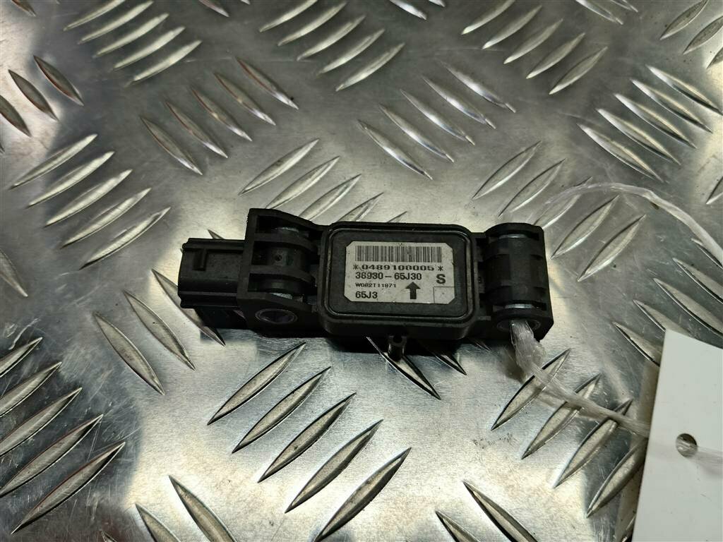 Датчик удара (AIR BAG) Б/У для SUZUKI Grand Vitara II (2005—2008) 3893065J30