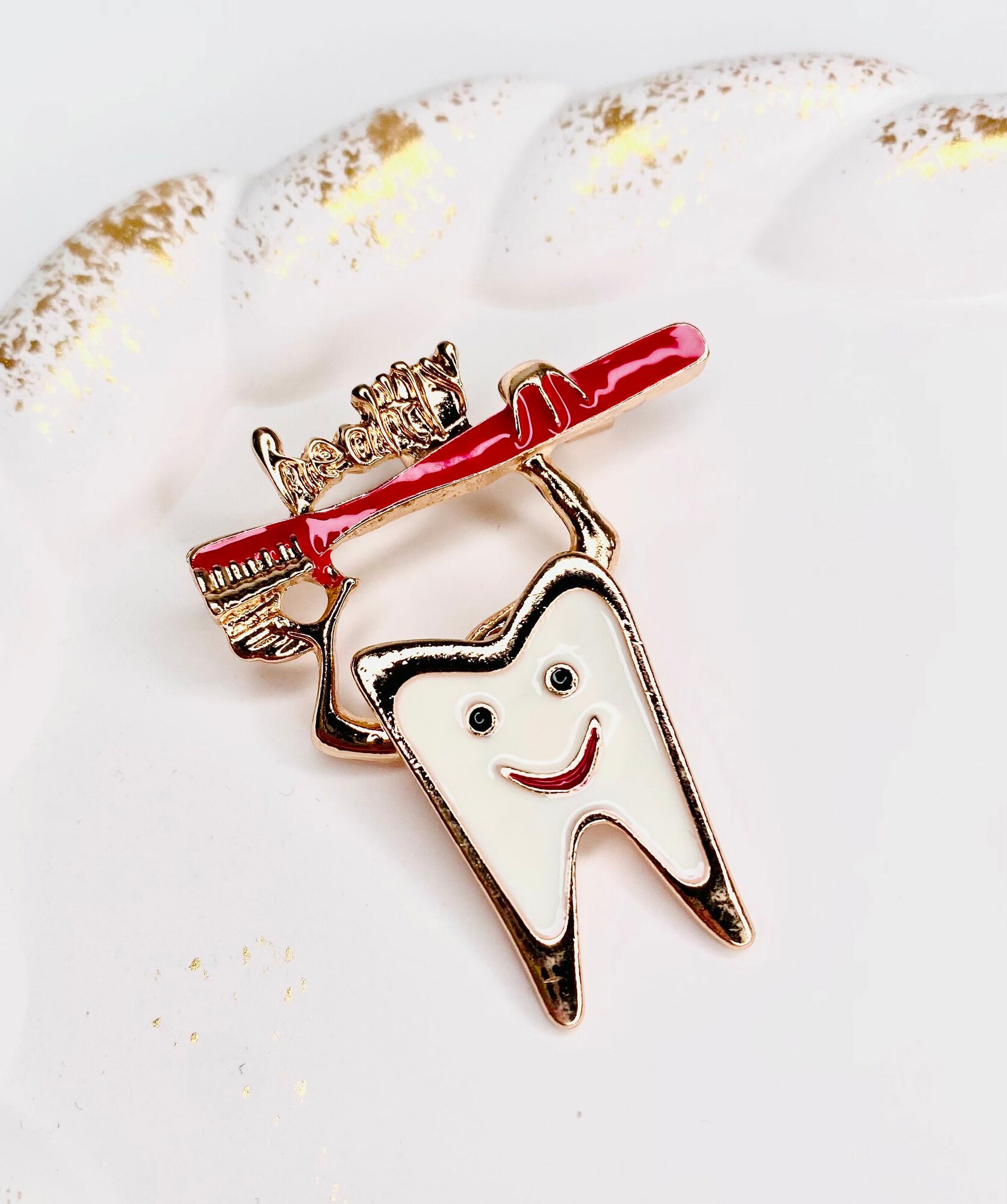 Брошь, стразы, искусственный камень