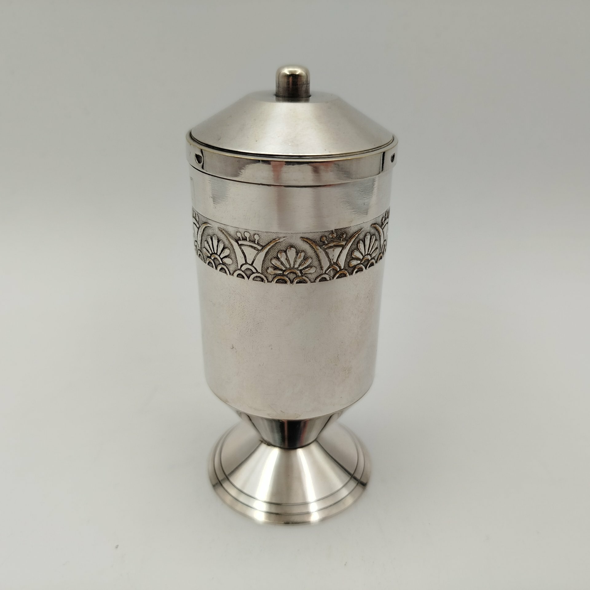 Дозатор для сахара, соли и специй с растительным декором, Apollo Brevete SGDG, металл