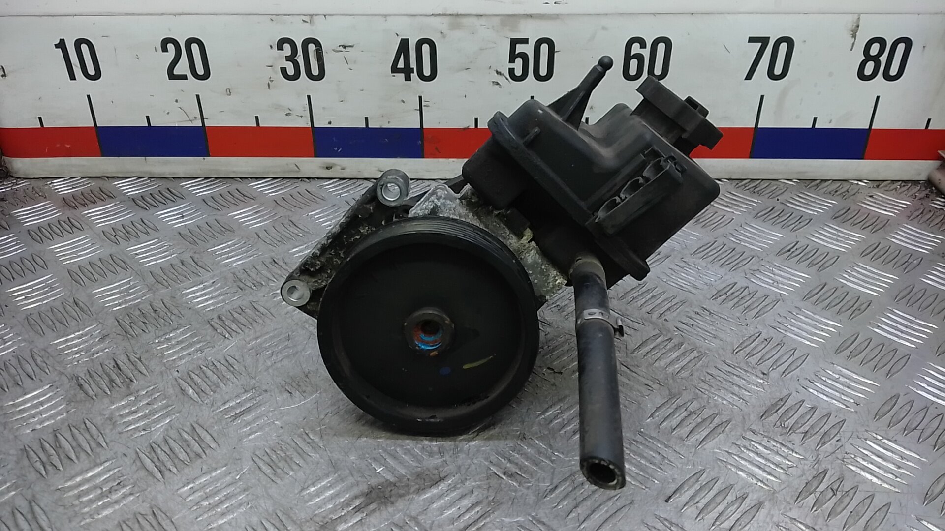 Насос ГУ дизельный MERCEDES BENZ C-CLASS W204, Номер A0064661501