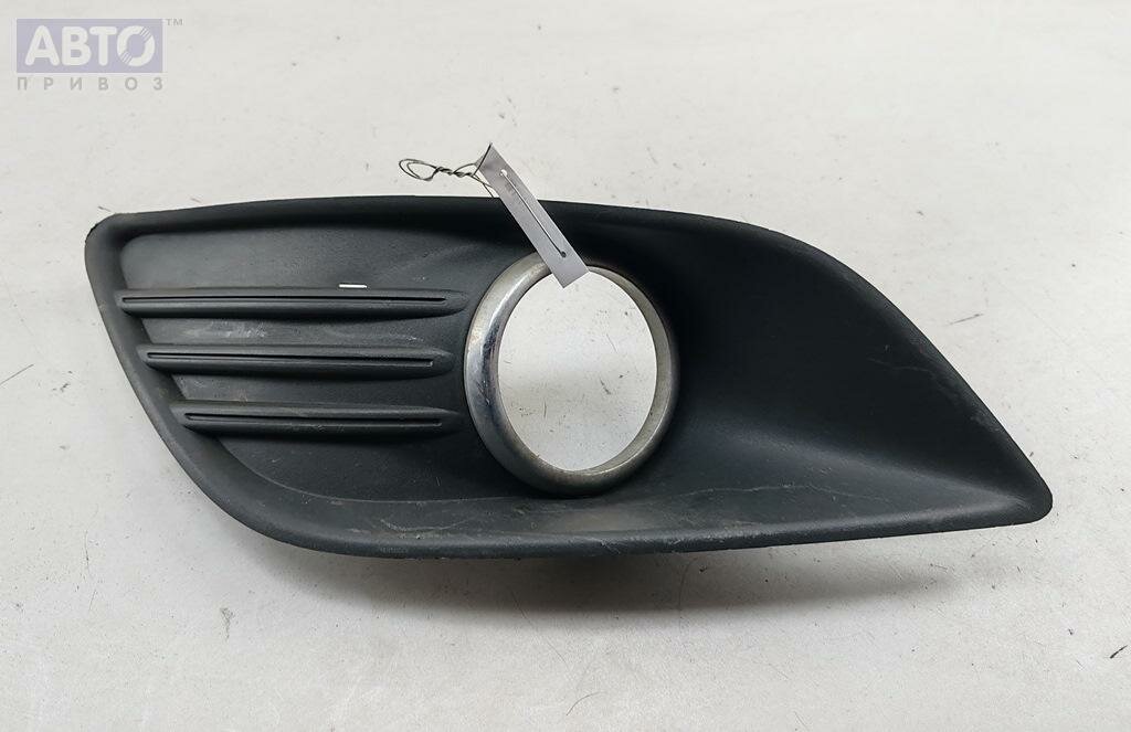 Рамка фары противотуманной левой Ford Focus 2 (2004-2010)