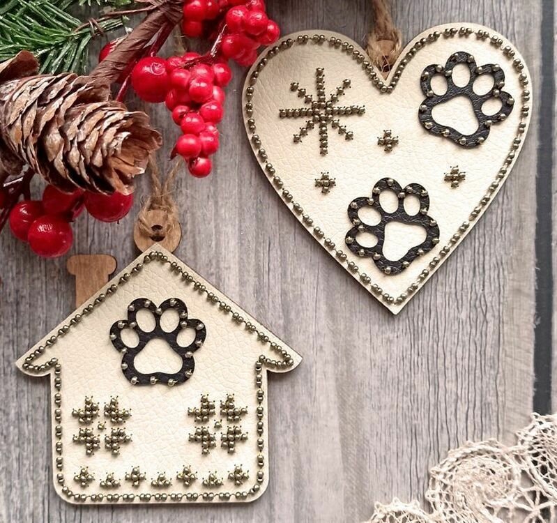 Комплект основ для вышивания новогодних игрушек НеоКрафт "Лапки сердечко + домик (ореховый/кремовый)" 9x9 см, Узоры Новый Год Праздники