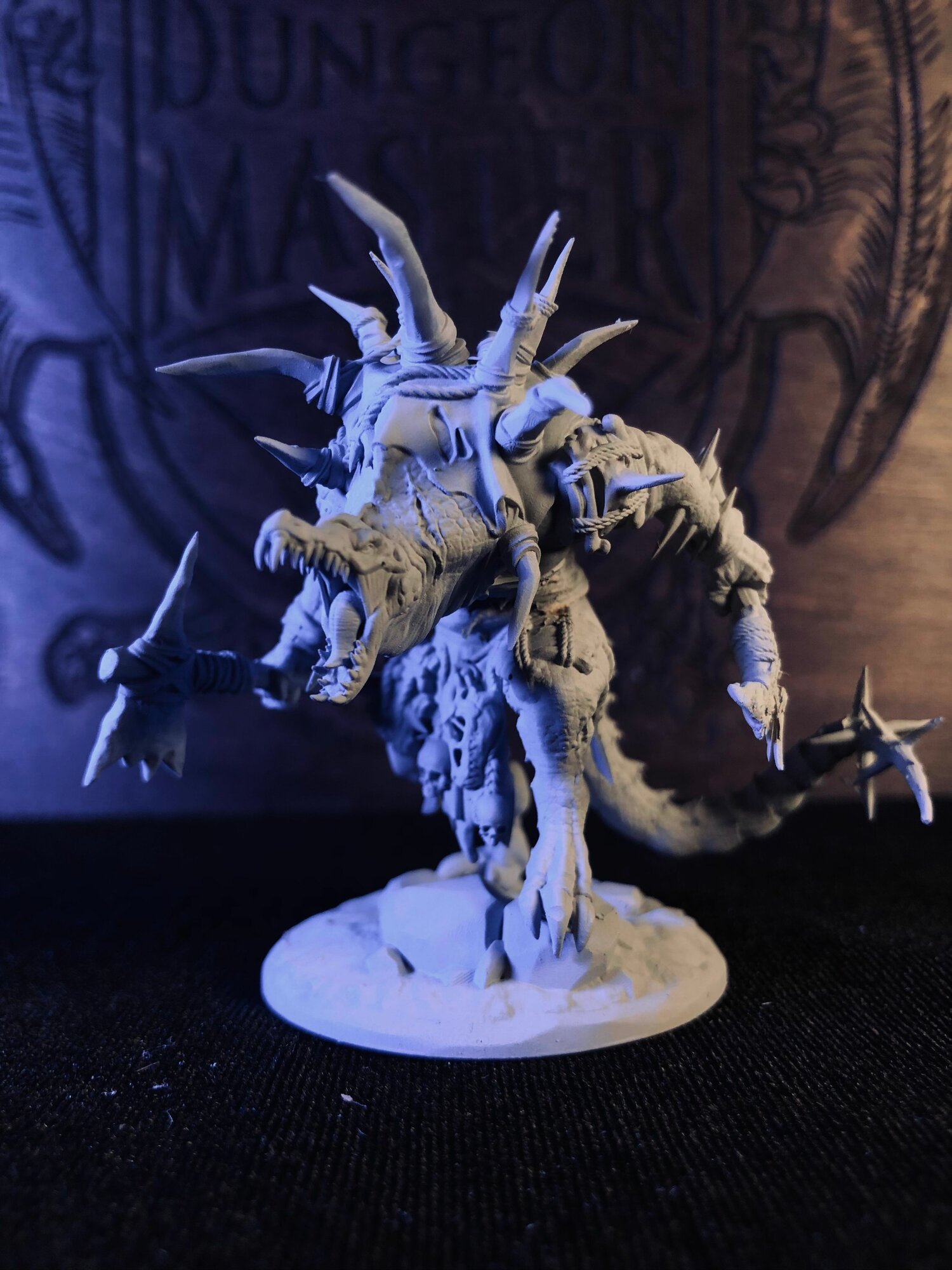 Огромный людоящер, троглодит, с двумя топорами - Миниатюра для настольных игр DnD, ДнД, Dungeons & Dragons, Pathfinder.