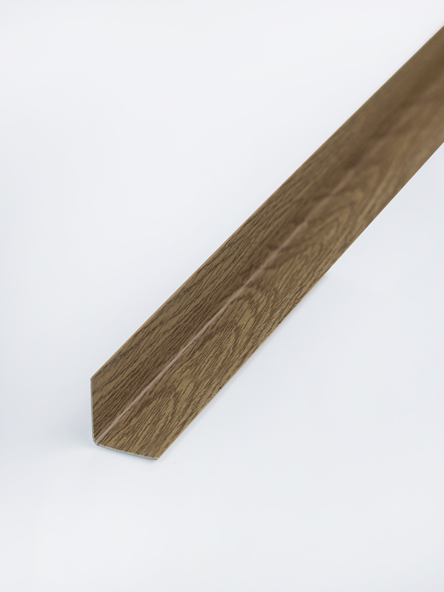 Уголок пластиковый для откосов 20х20 мм, длина 2,7 м, угол ПВХ для стен внутренний Ideal (Идеал) У 20, дуб рустик 211