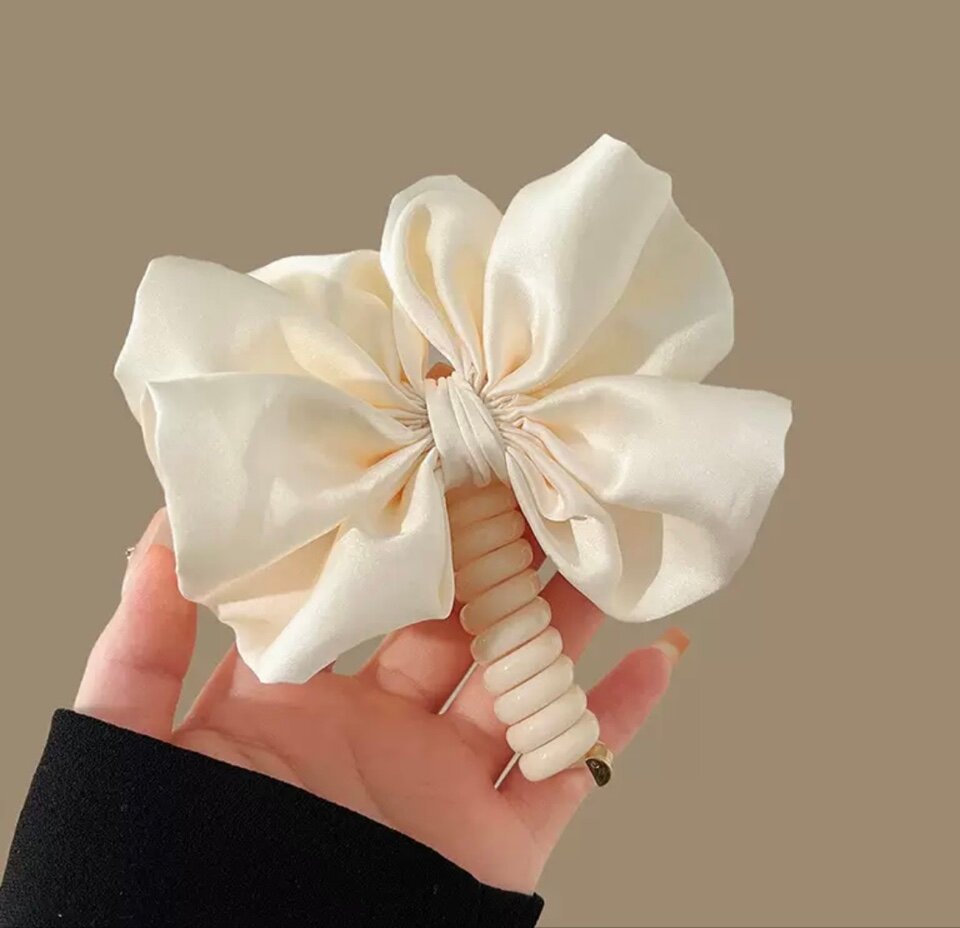 Резинка бант белый