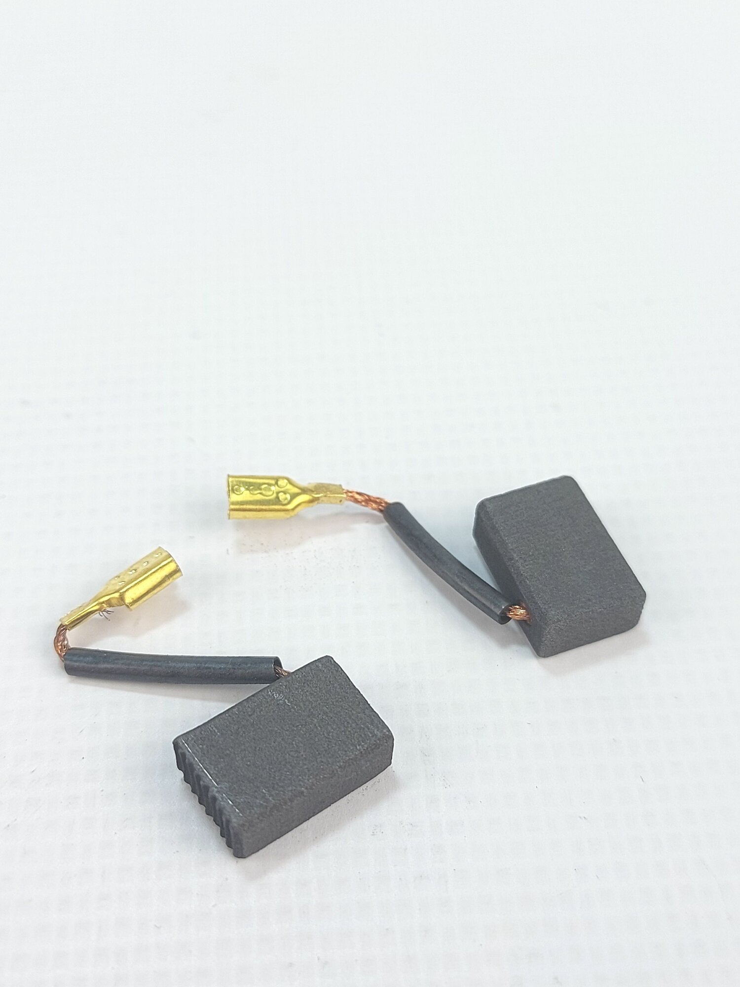 Щетка угольная 5х 9,5х13 DeWalt D25113, D25103, D25102 (поводок клемма-мама, срезы, для коллекторного электродвигателя)