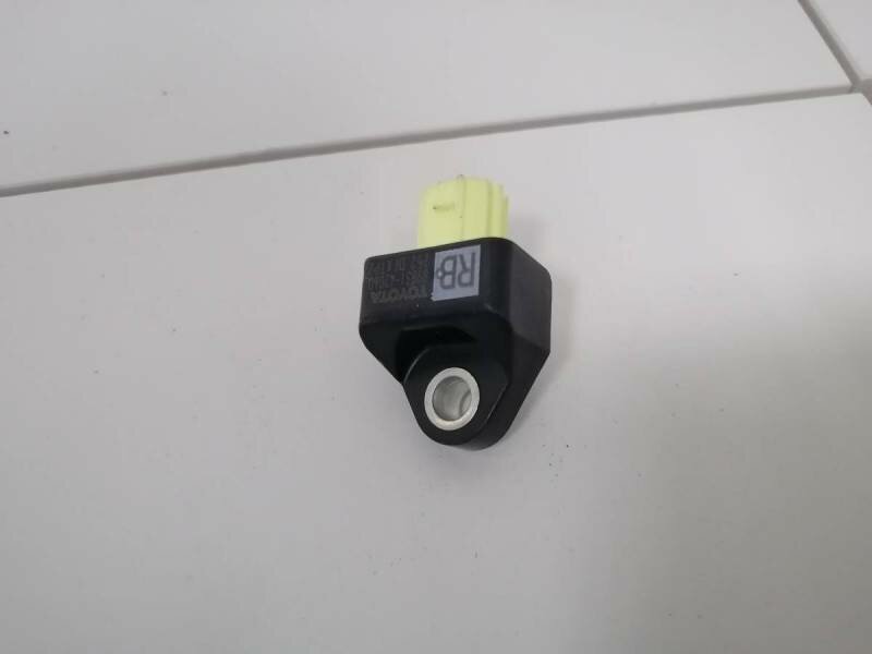 Датчик AIR BAG Toyota Rav 4 XA50 2018 кат.номер: 8983142060