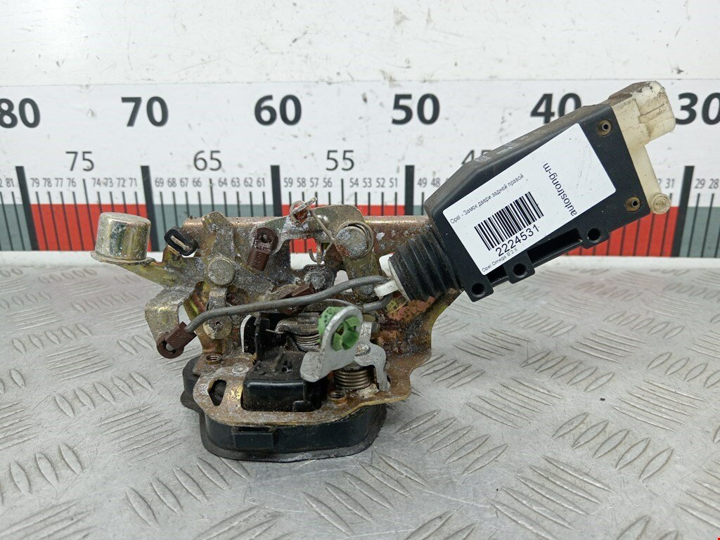 Замок двери задней правой Opel Omega B 90509514 арт. 2224531