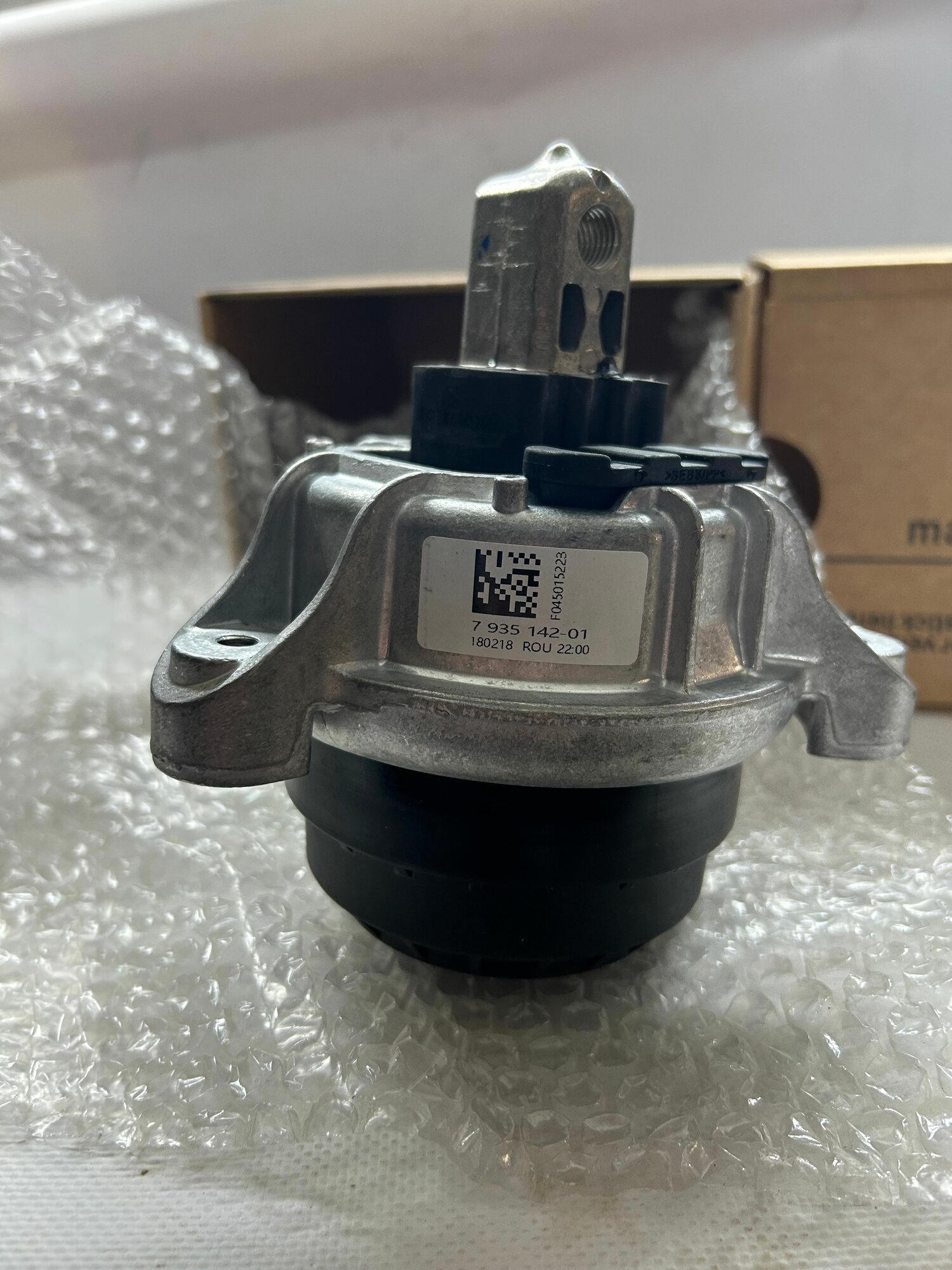 Комплект опора двигателя BMW 22117935141 22117935142