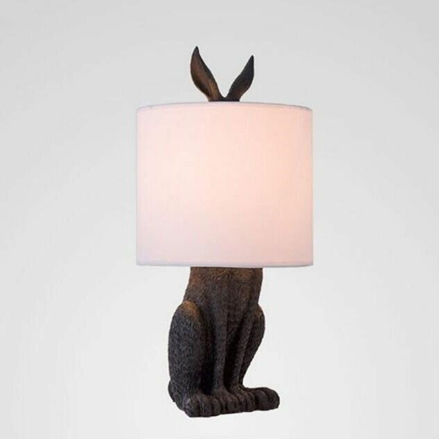 Ночной Светильник В Стиле Ретро. Подходит Для Спальни, Прикроватной Тумбочки, Кабинета. Креативная Настольная Лампа В Виде Кролика В Маске Из Смолы.