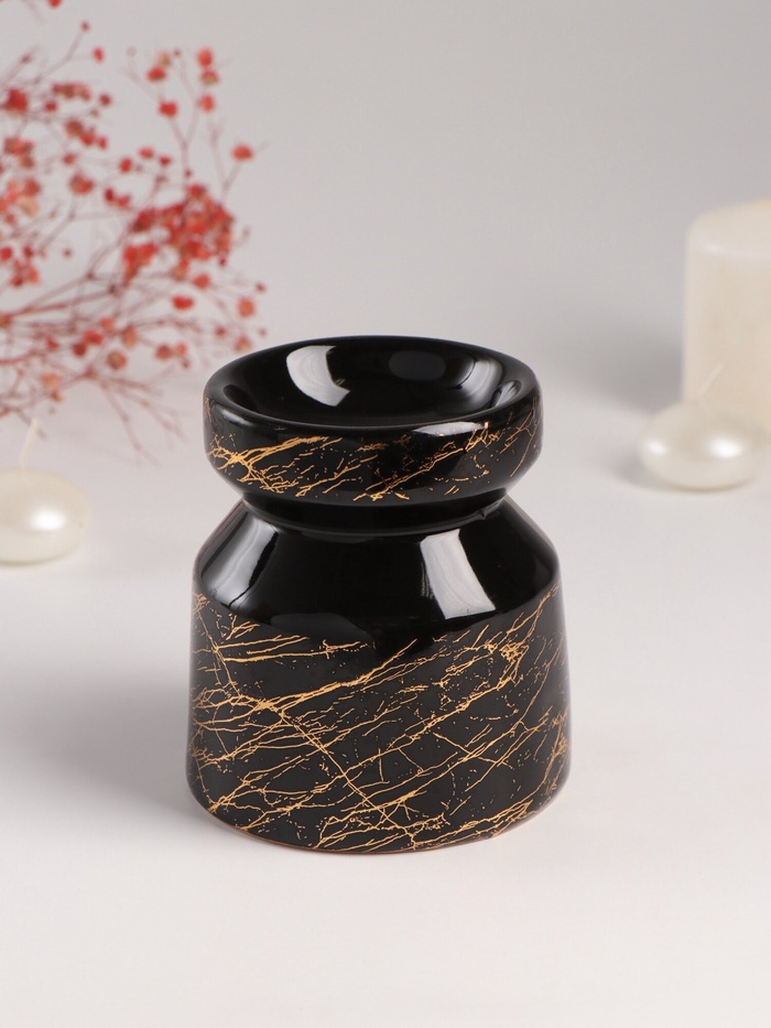 Аромалампа для эфирных масел «Чёрный мрамор с золотыми трещинками», керамика, 9.8×9.8×11 см