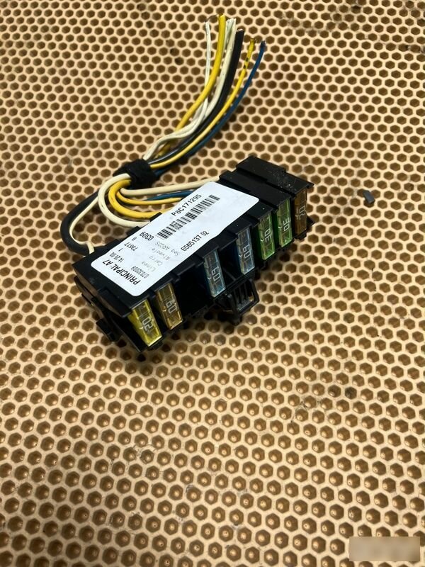 Блок предохранителей Peugeot 207 WC 5FW(EP6) Б/У с пробегом