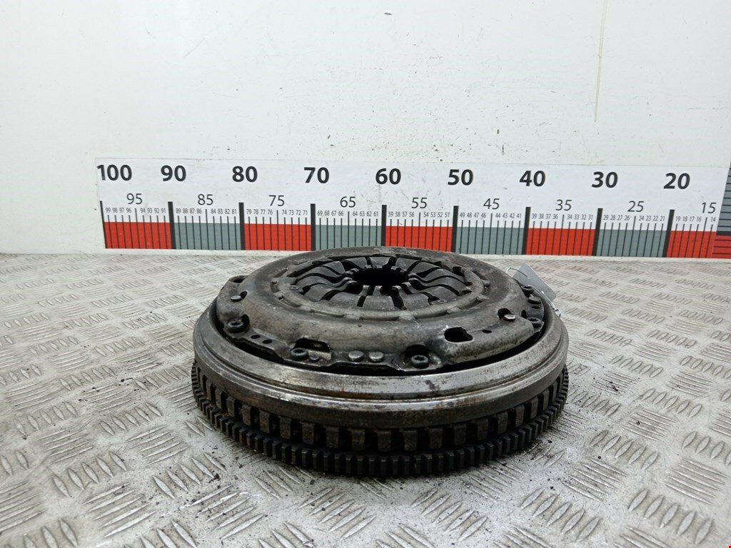 Маховик (демпфер сцепления) Renault Scenic 3 123003948R арт. 2241324
