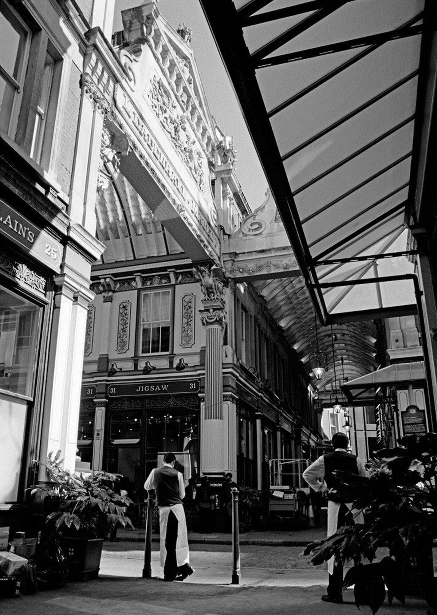Плакат, постер Лондонский Leadenhall Market: викторианская готика в сердце современного города на бумаге, размер 21х30см