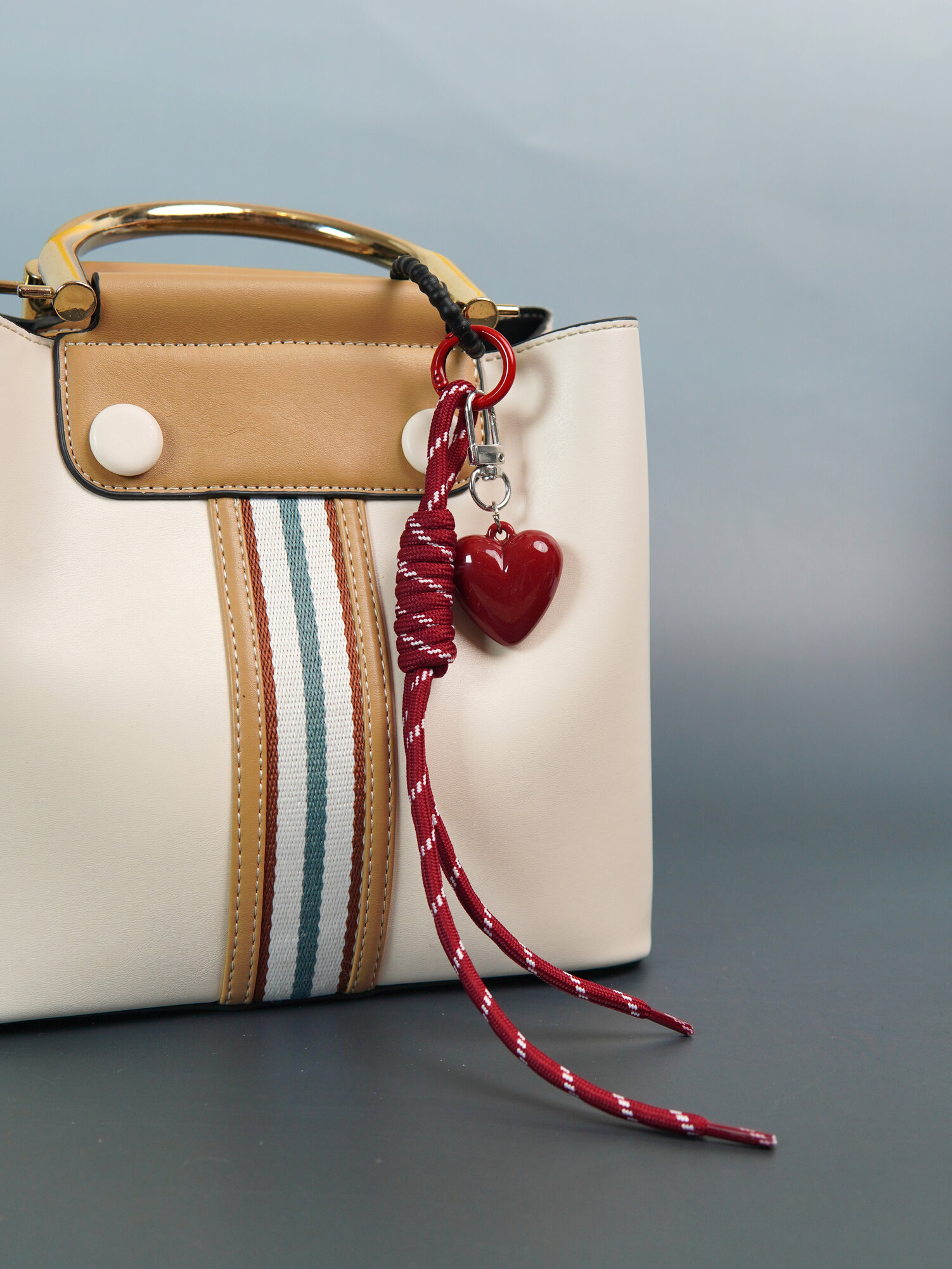 Украшение на сумку