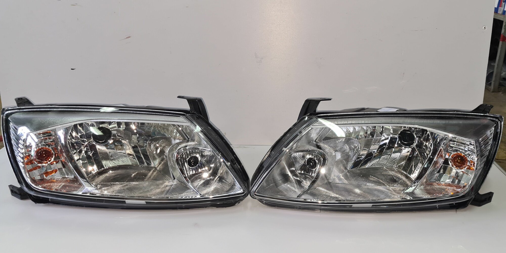 Фара автомобильная Гранта 1 Аналог (комплект)