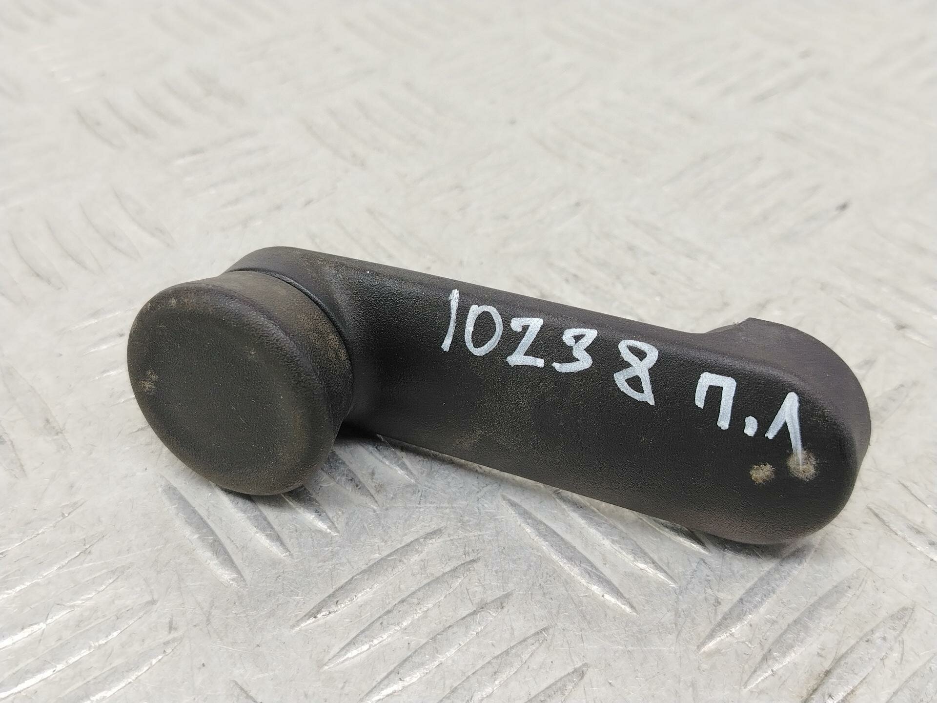 Ручка стеклоподъемника передней левой Opel Astra G 1999 90224834