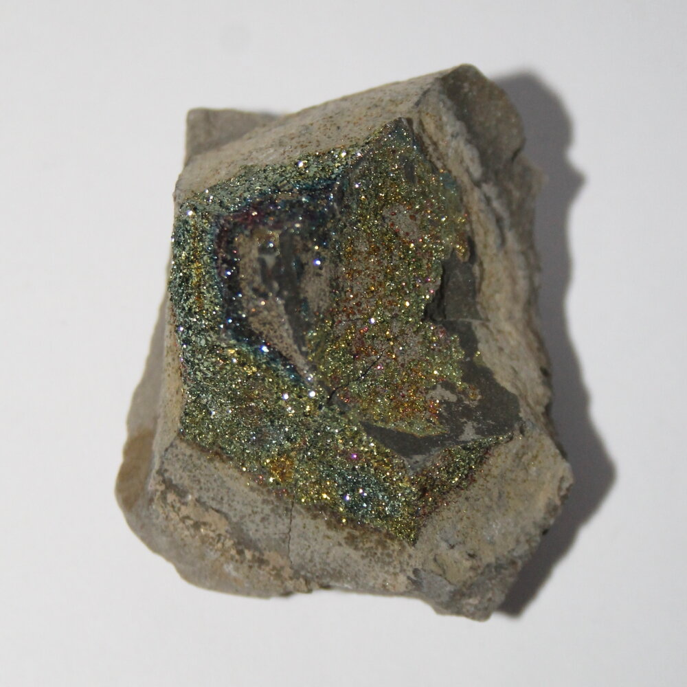 Радужный марказит, пирит, коллекционный образец "True Stones"