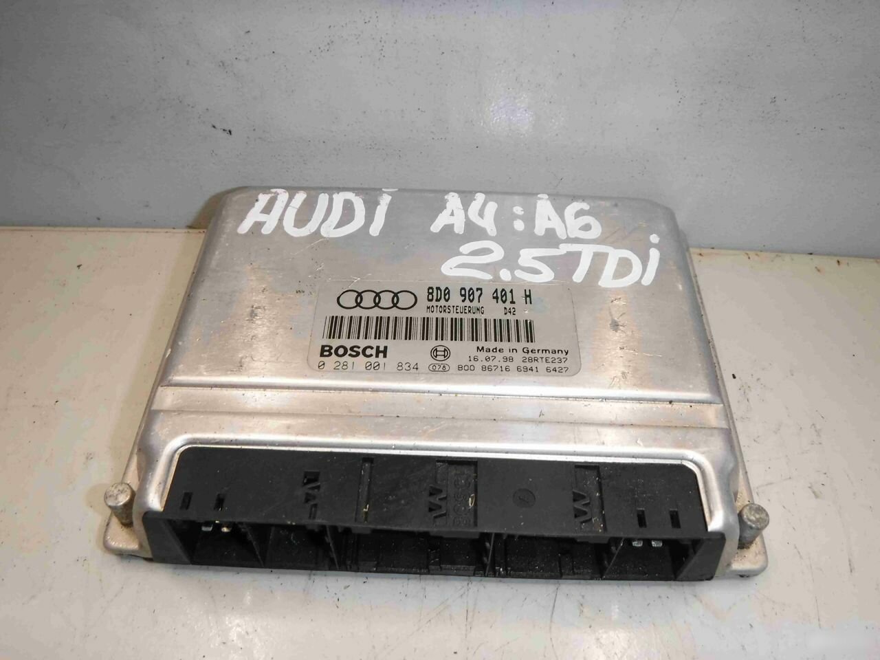 Блок управления двигателем Audi A6 C5 (1997—2001) 8D0907401H