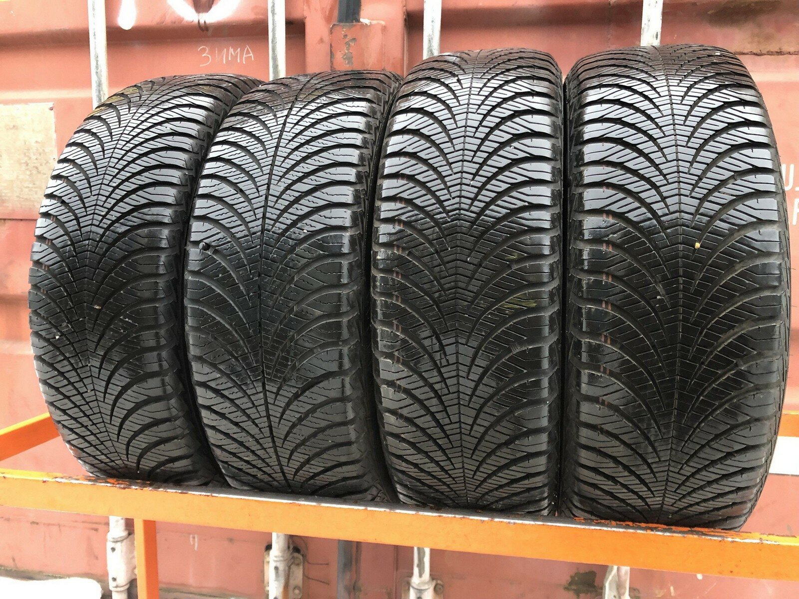Комплект Б/У шин 195/55 R16 Goodyear Vector 4Seasons Gen-2