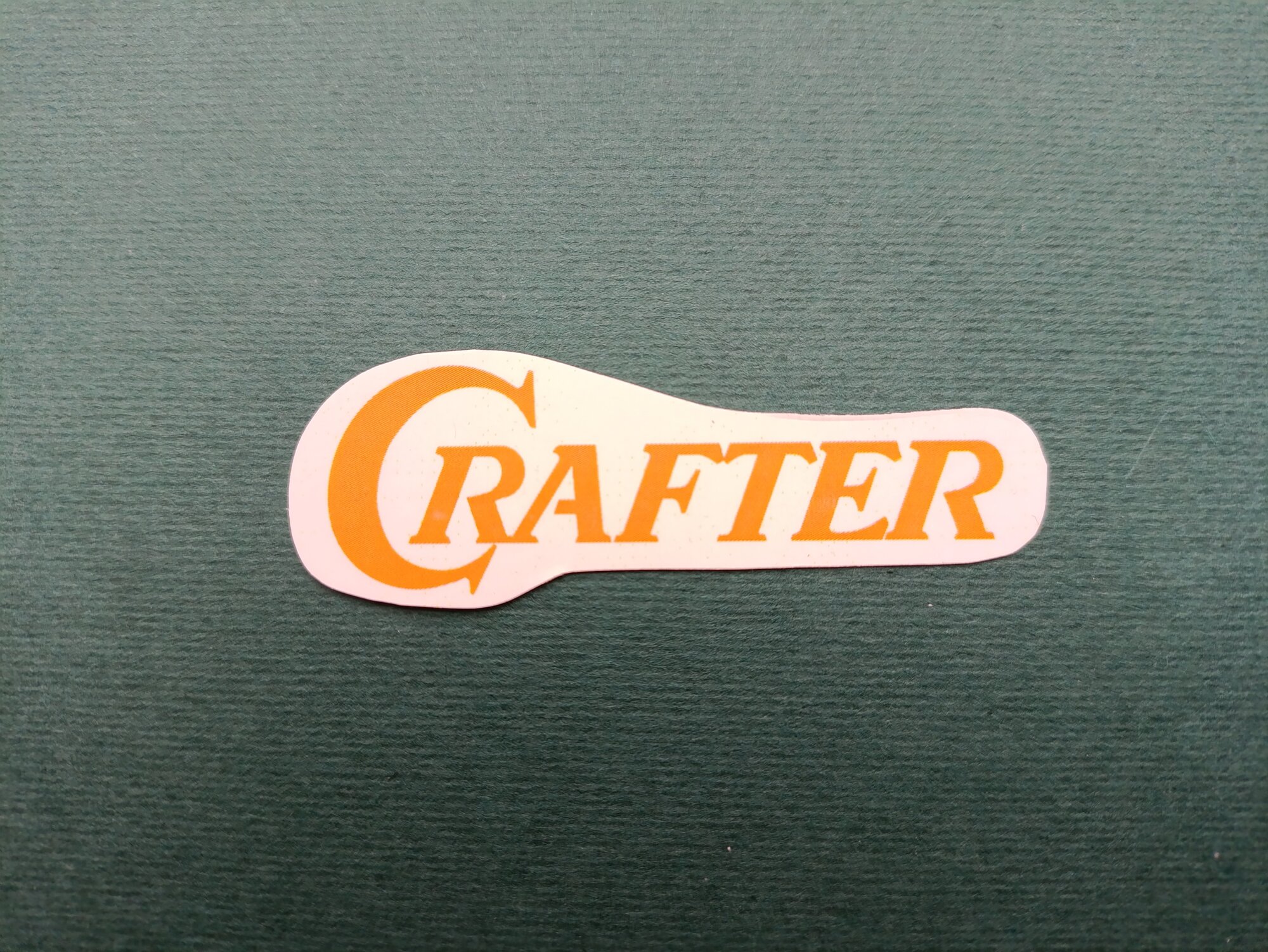 Деколь (водный перевод, waterslide decal) на голову грифа электрогитары Crafter.
