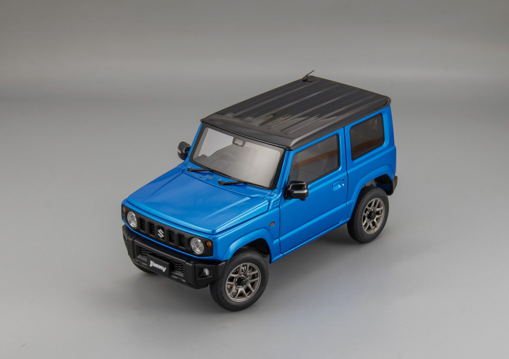 Коллекционная масштабная модель 1:18 Suzuki Jimny (JB64) от AUTOart