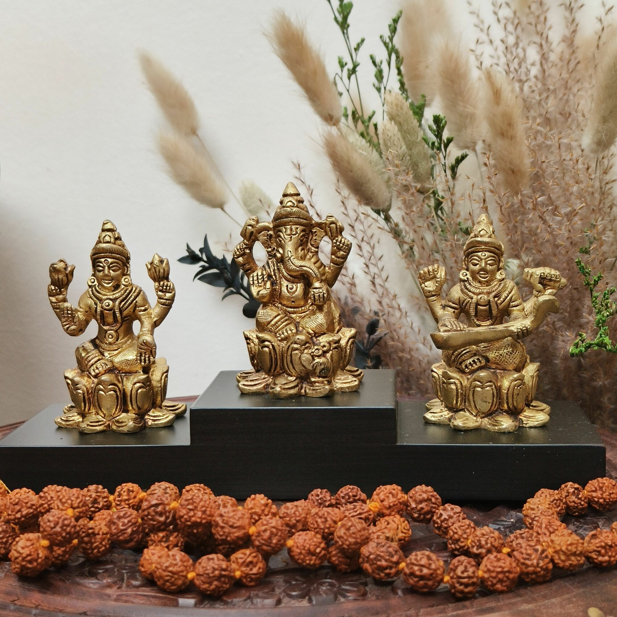 Статуэтка "Лакшми- Ганеш-Сарасвати" бронза (Индия), 18*10*6 см.