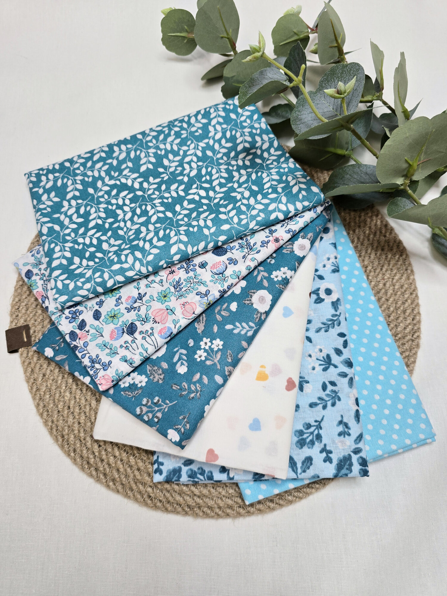 Набор Ткани "Бирюзовые цветы с веточками" из 6 отрезов 50*75