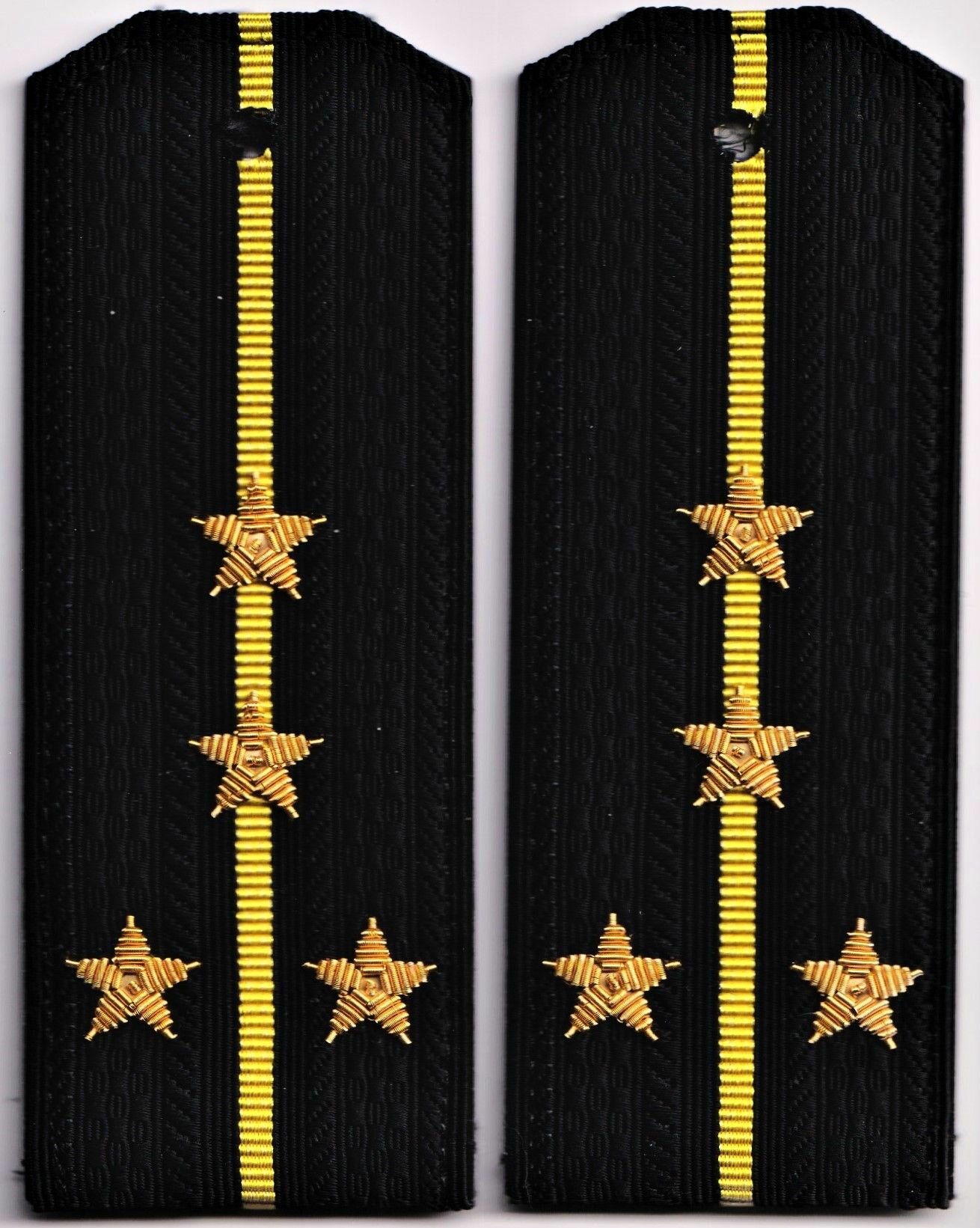 Погоны ВМФ чёрные с жёлтым просветом ( на пластике), капитан - лейтенант