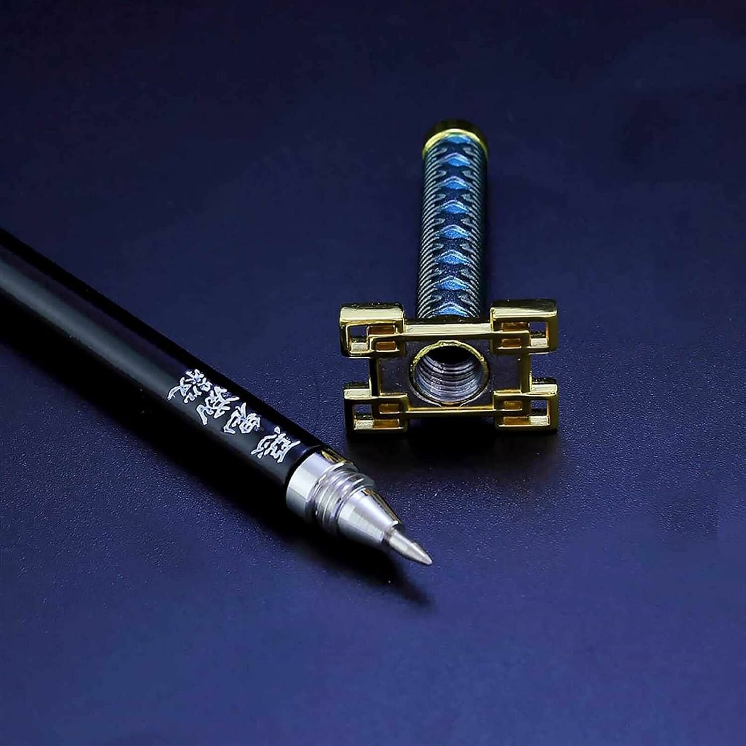2025Ручка Demon Slayer с мини-моделью металлического оружия Шариковая ручка-фигурка для коллекционеров и подписи