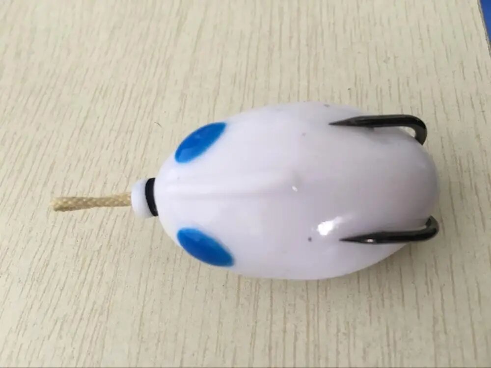 WLDSLURE Поппер-лягушка черная 12г white